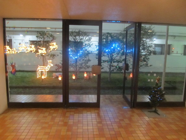 住んでいるマンションがクリスマスモード: たまには更新するか masa-taka